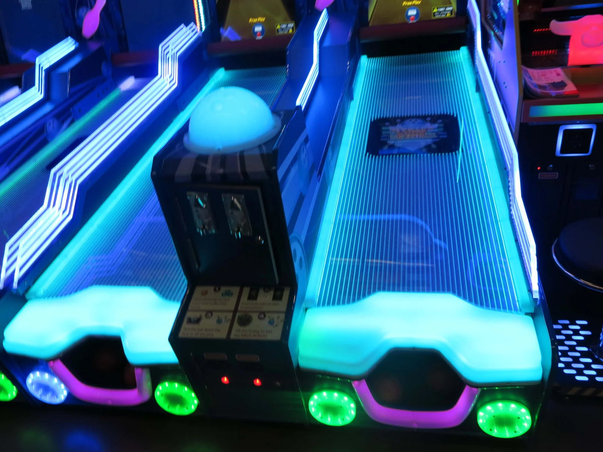 PREOWNED LANE MASTER TWIN BOWLILNG ARCADE GAME – Gamingtables.ca